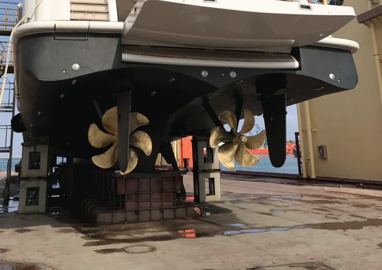 YACHT DRY DOCKING AND SHAFT REMOVAL - Ifestos Marine Works